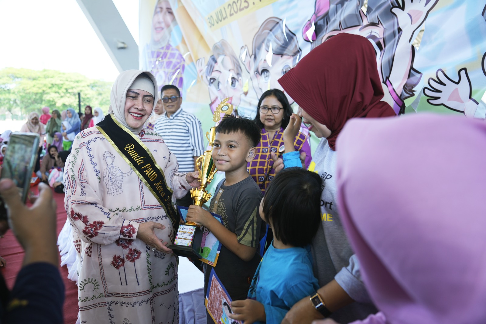 Semarak Hari Anak Nasional, Bunda PAUD Kota Makassar Gelar Lomba Mewarnai - BN Nasional