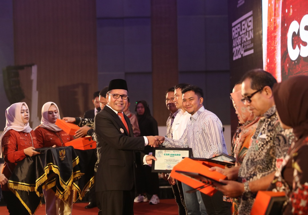 Pemkot Makassar Berikan Penghargaan kepada Tujuh Perusahaan dalam CSR Award 2024 - BN Nasional