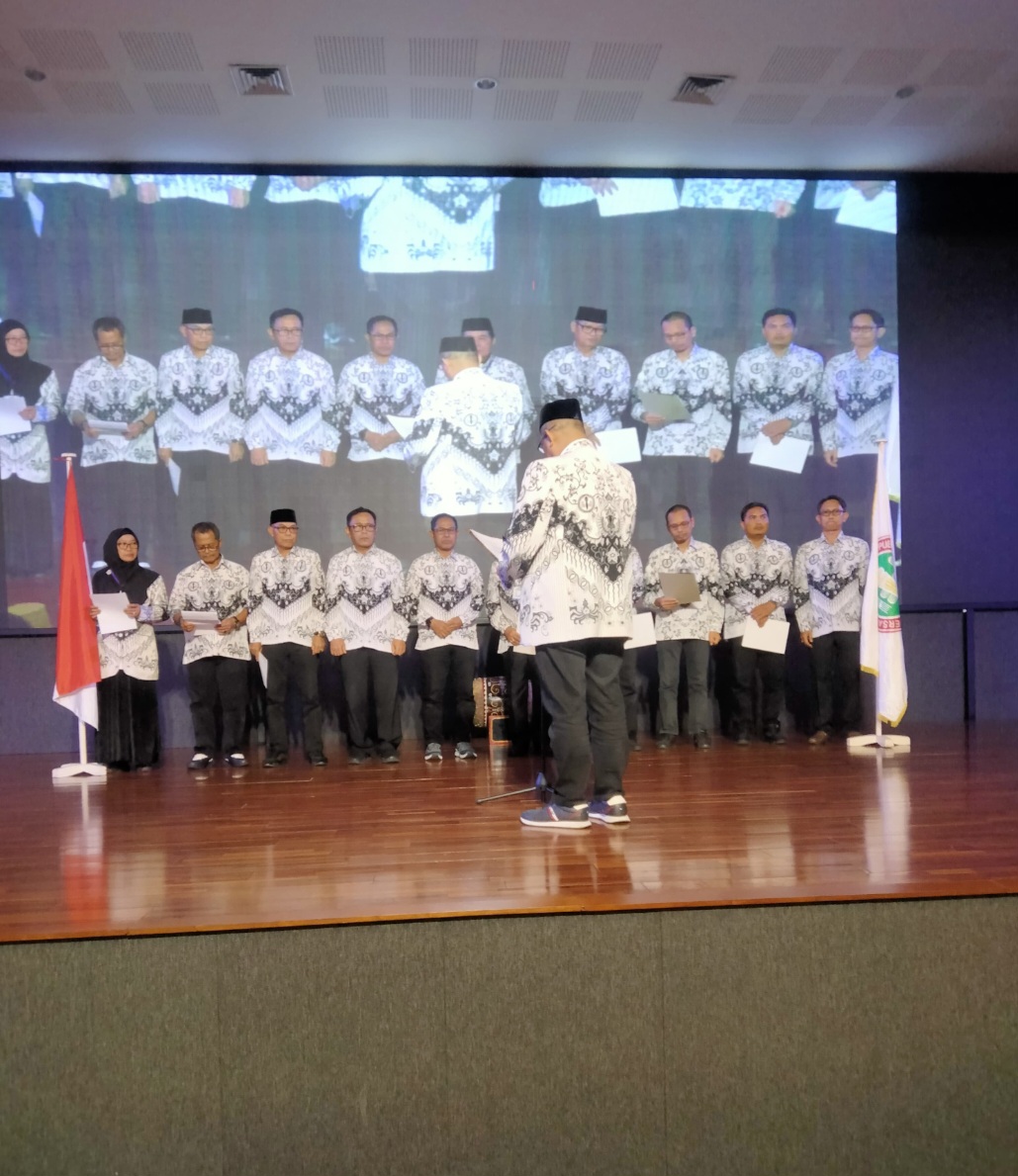 PGRI Sulawesi Selatan Lantik Pengurus DKGI, Perkuat Etika dan Profesionalisme Guru - BN Nasional